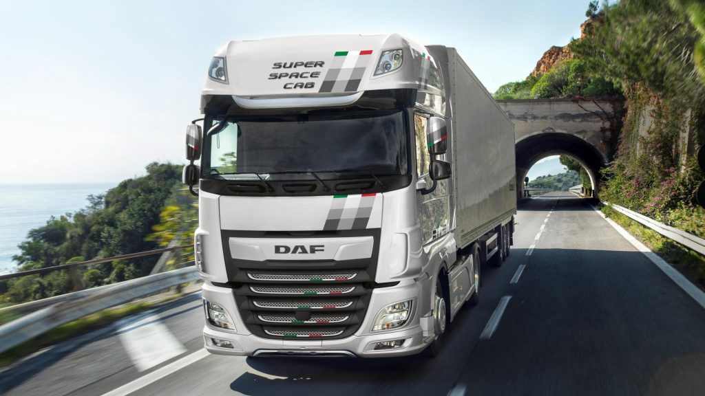 DAF introduce seria specială XF Unity Edition - Cargo & Bus