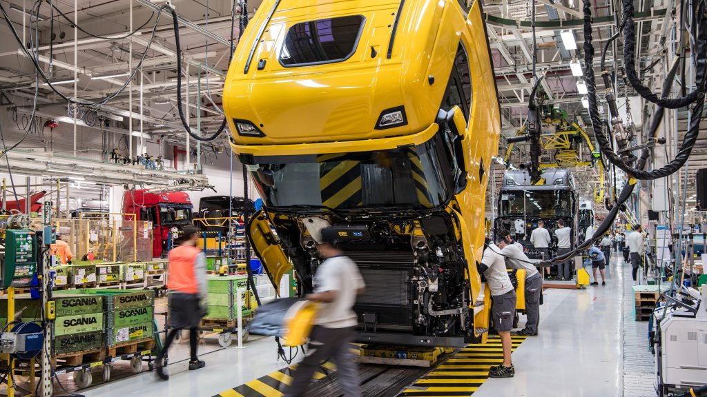 Toate fabricile Scania sunt alimentate cu electricitate ”verde” - Cargo ...