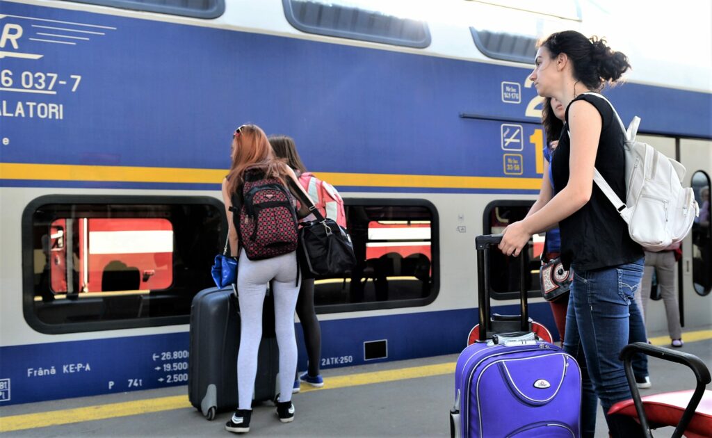 Creștere cu 7,9% pentru numărul de călători în traficul feroviar ...
