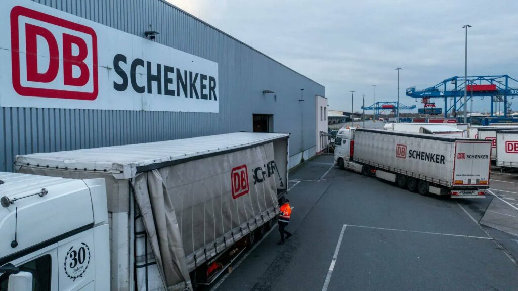 Vânzarea DB Schenker. Două oferte în valoare de 14 miliarde de euro ...