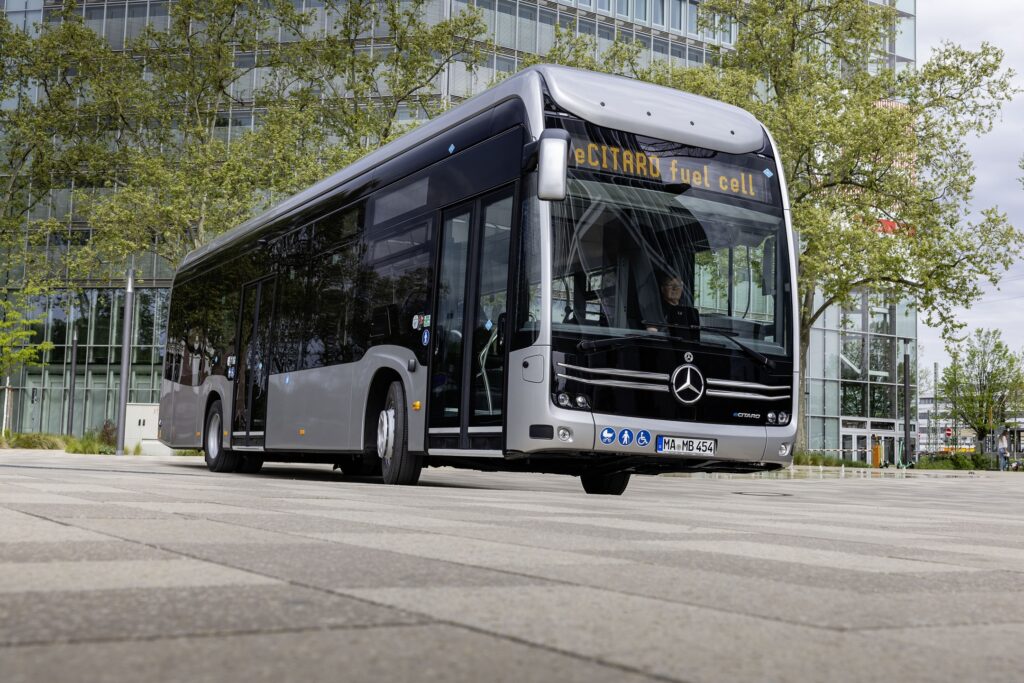 Mercedes-Benz eCitaro Fuel Cell, roadshow în România - Cargo & Bus